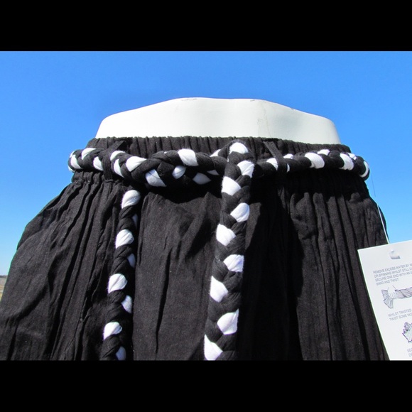 The Pyramid Collection | Skirts | Nwt The Pyramid Collection Broomstick ...